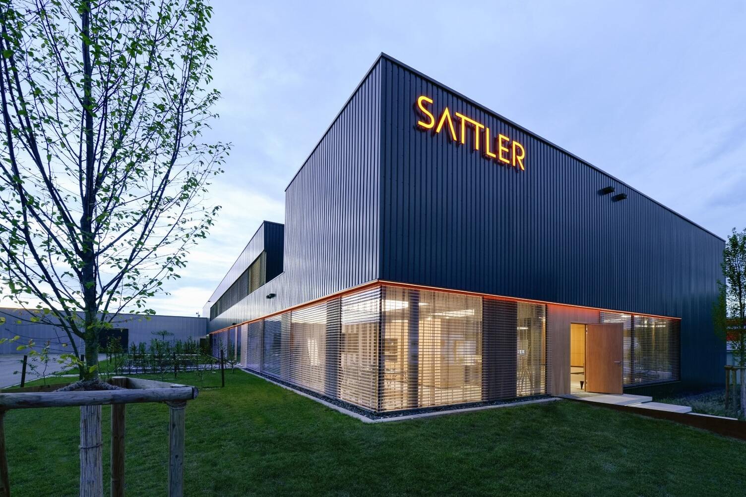 Contact SATTLER Lighting - Design-orientated luminaires