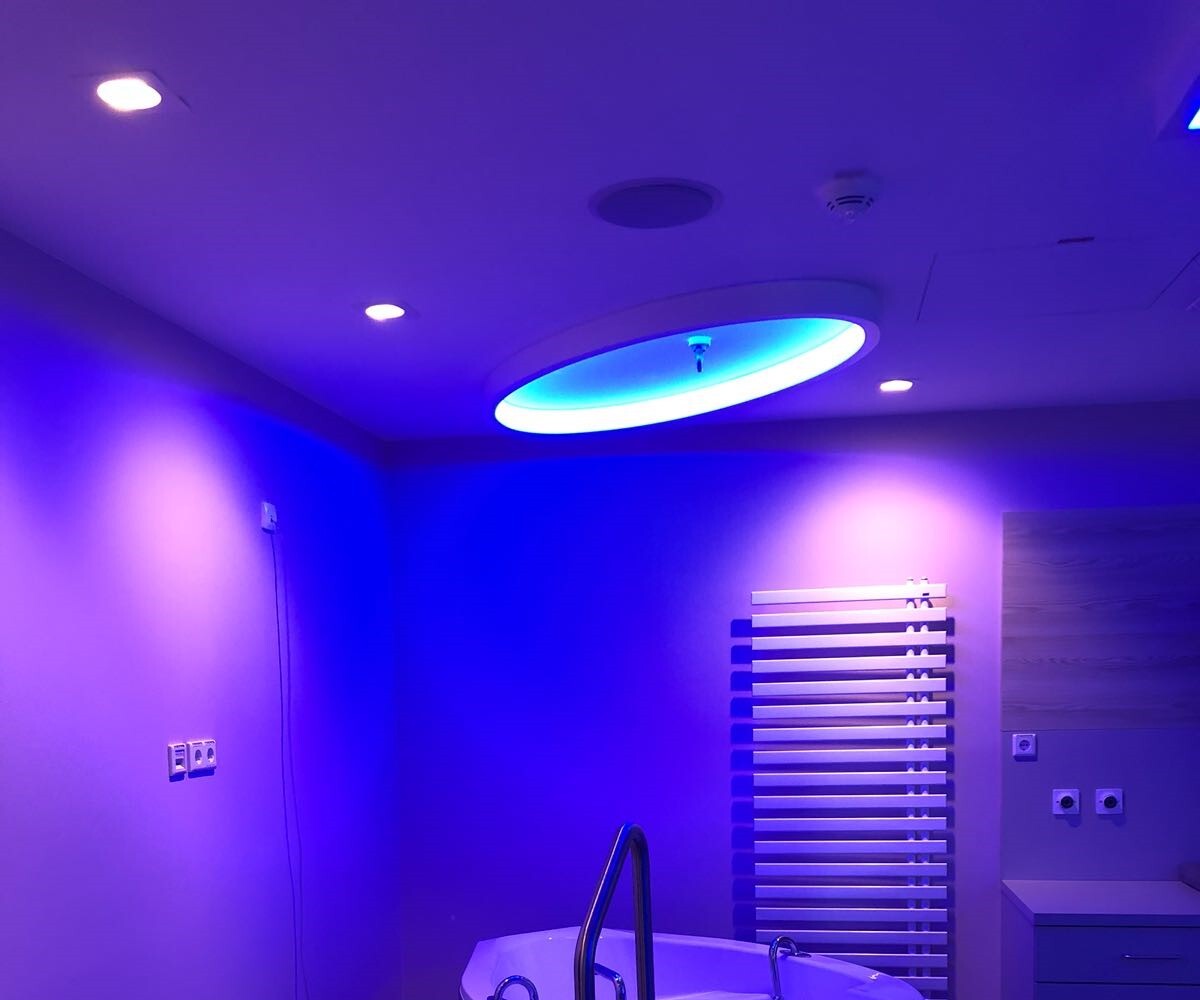 BE 3 | high output - Square - Large recessed spotlight with square ...