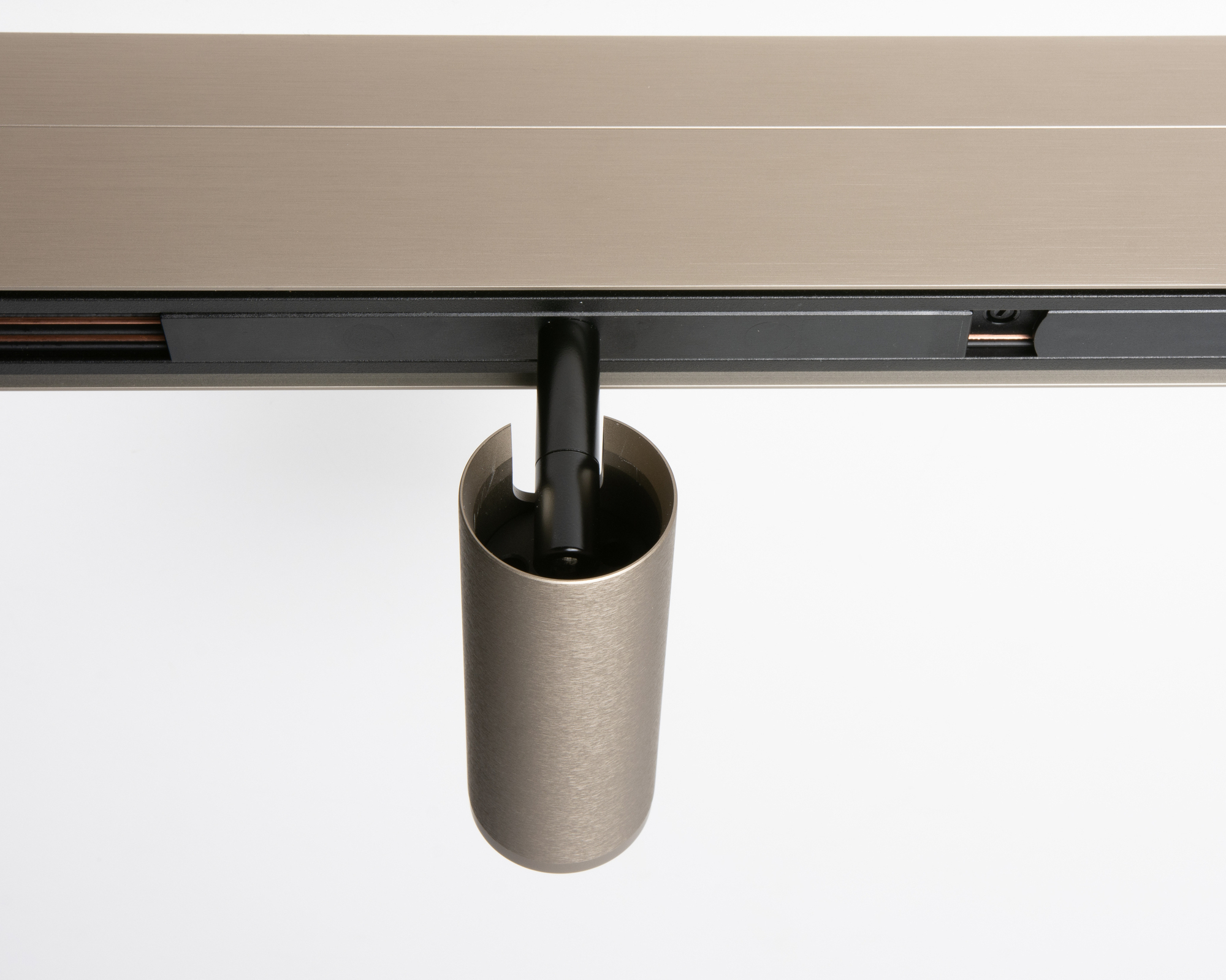 EVOLUTION SPOT S | Cylindrical, movable ceiling spotlight by SATTLER