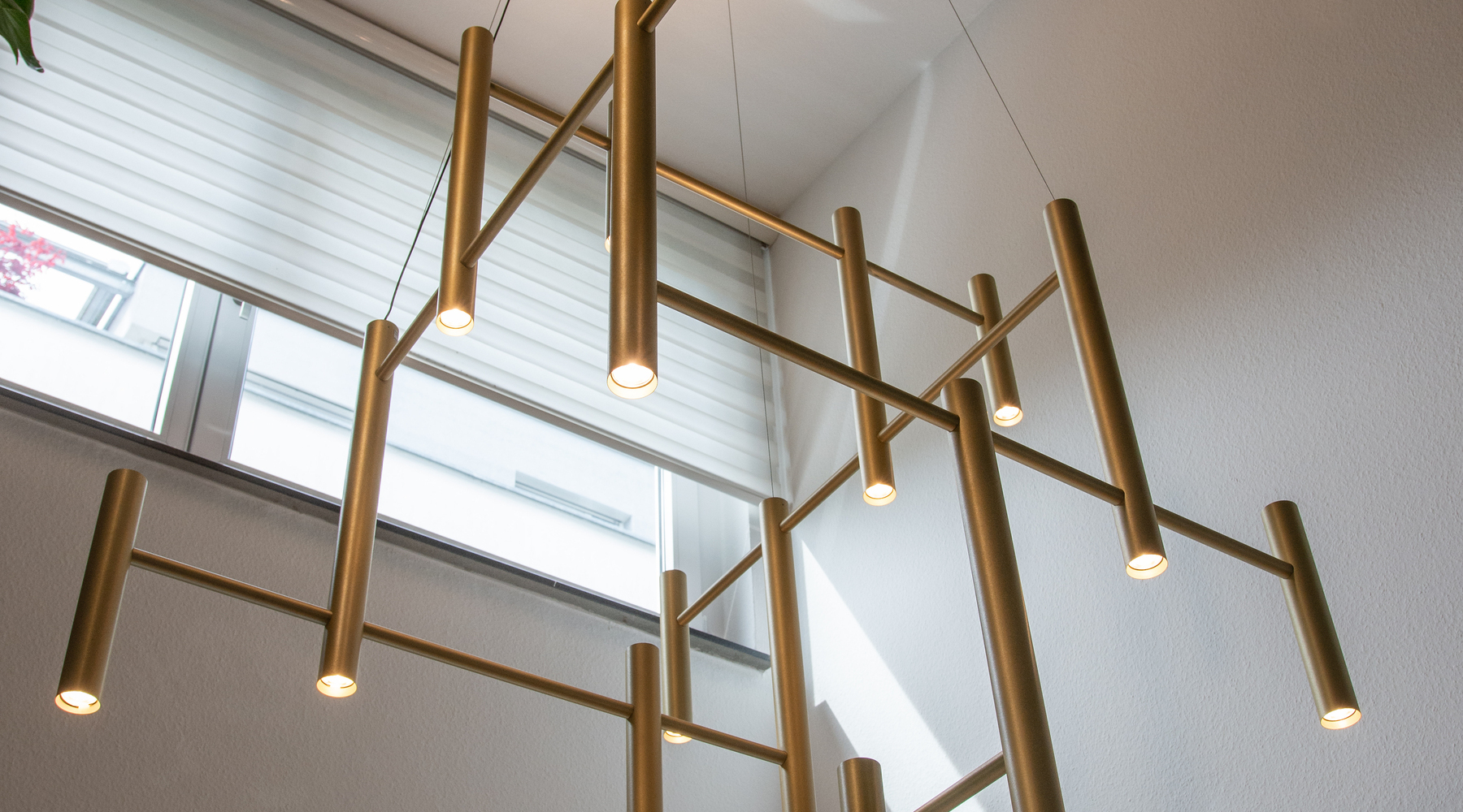 EVOLUTION VERTICAL 1 | Chandelier with cylindrical elements