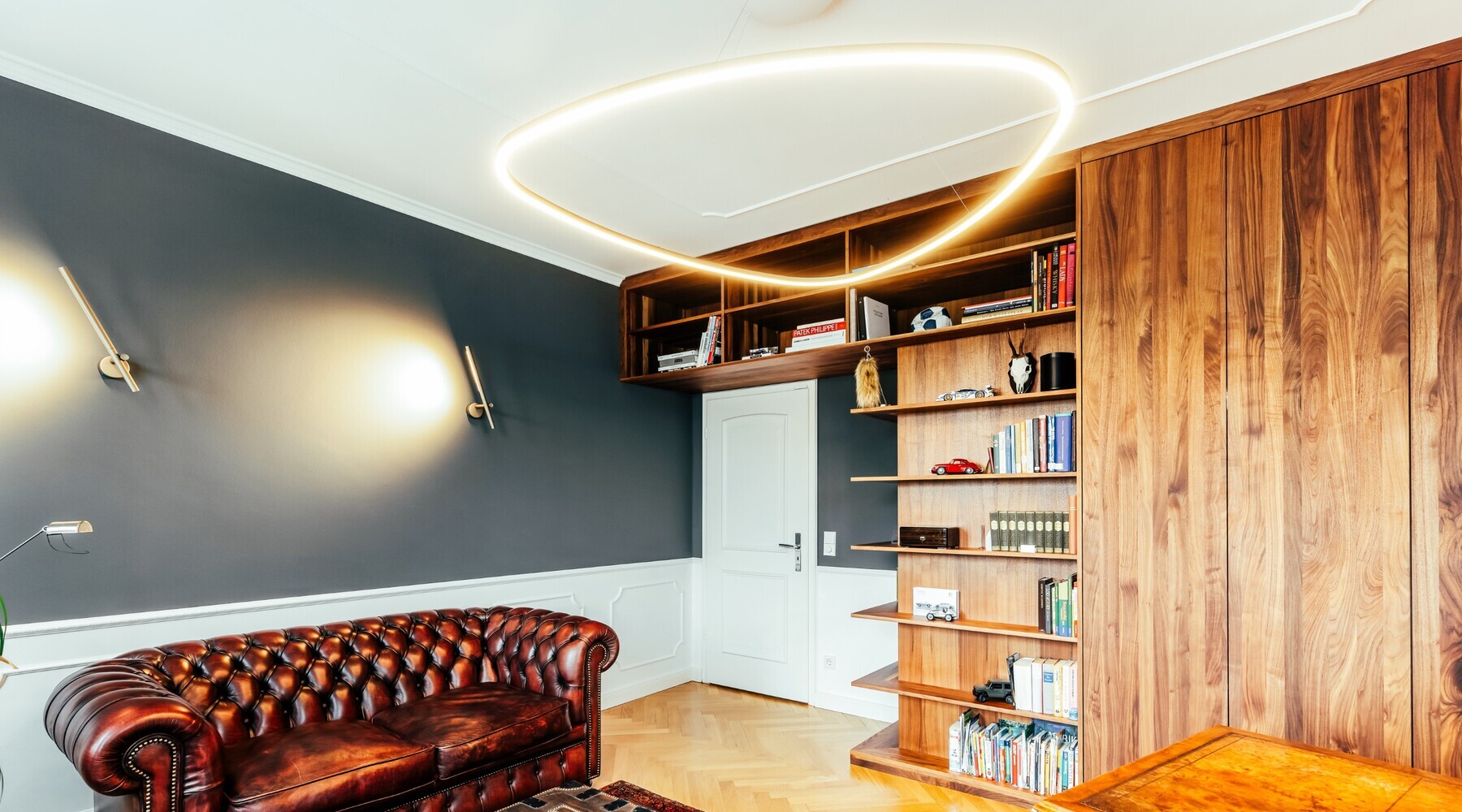 SLIM DELTA DIRECT 892x873 – Slender directly illuminated rounded ...