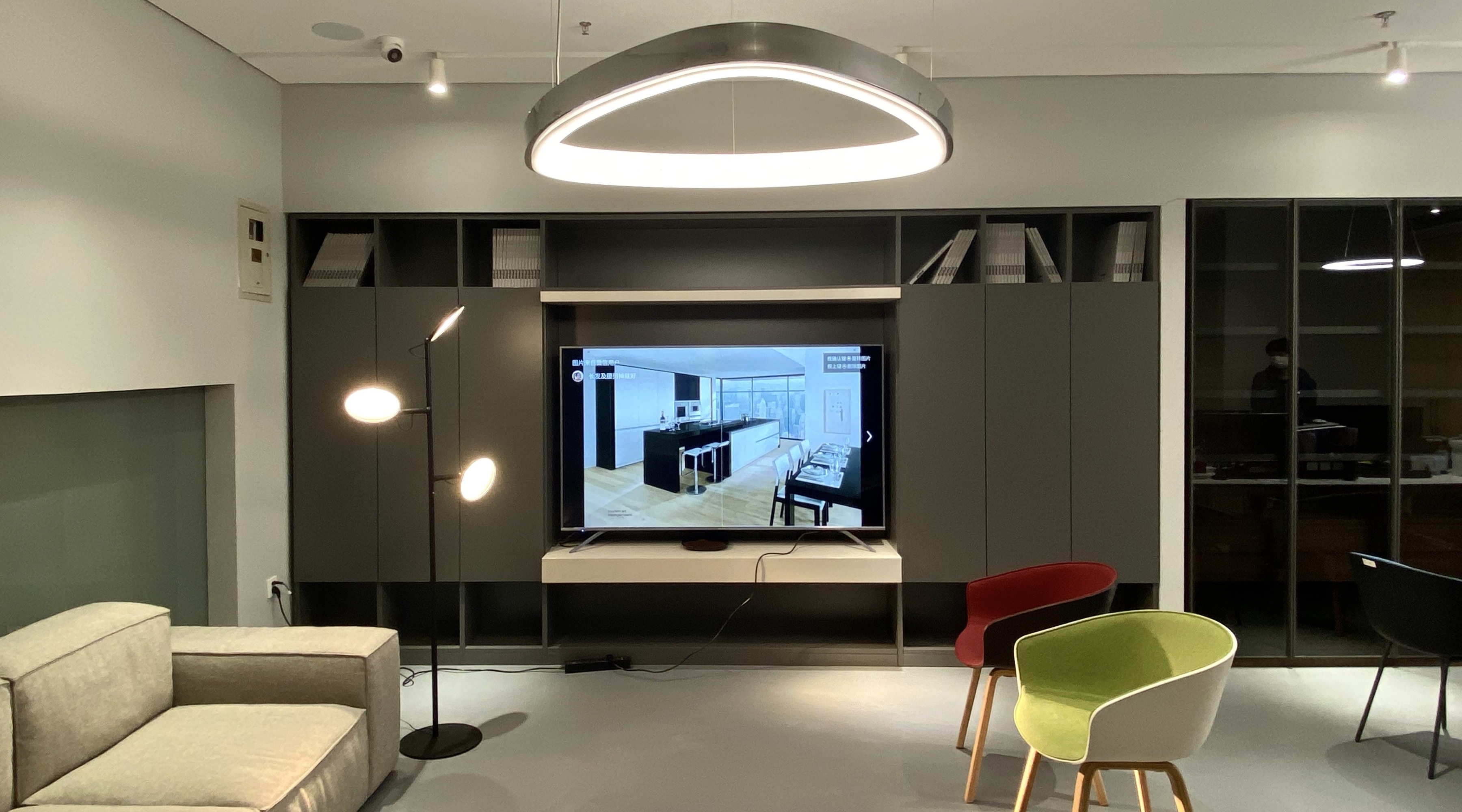 SOFT DELTA L 1340x1309 - rounded triangle LED profile luminaire with L ...