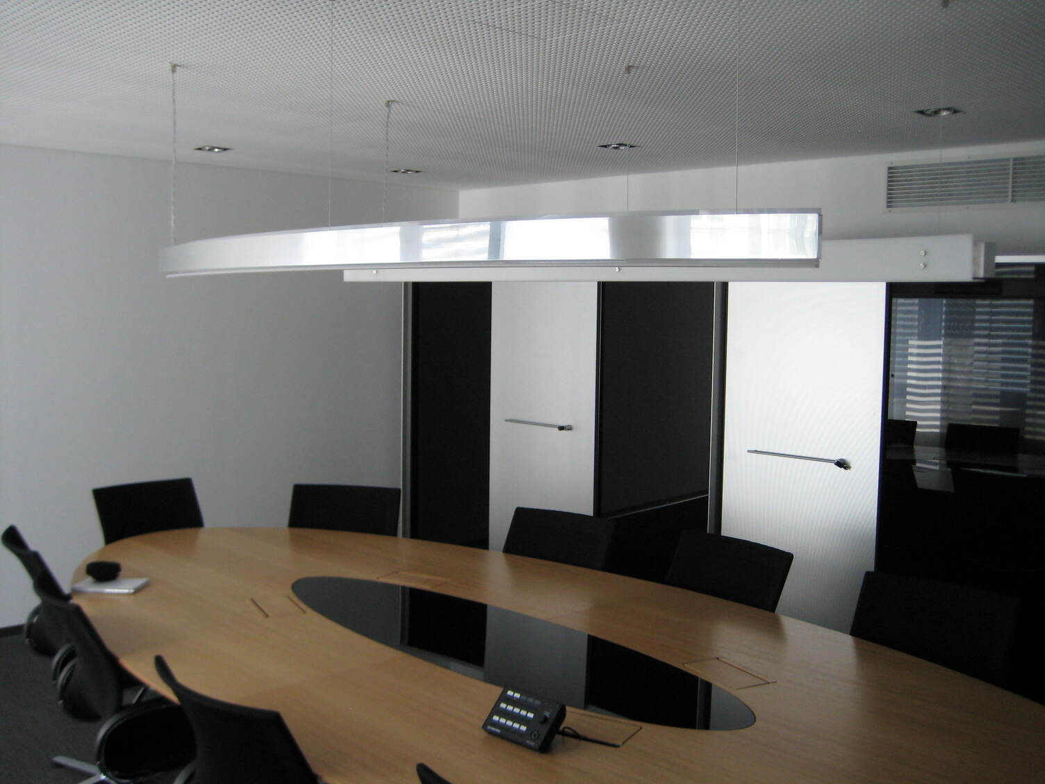 ELLIPSE HALF SHELL 2500x107 - two curved lines as a pendant or surface ...