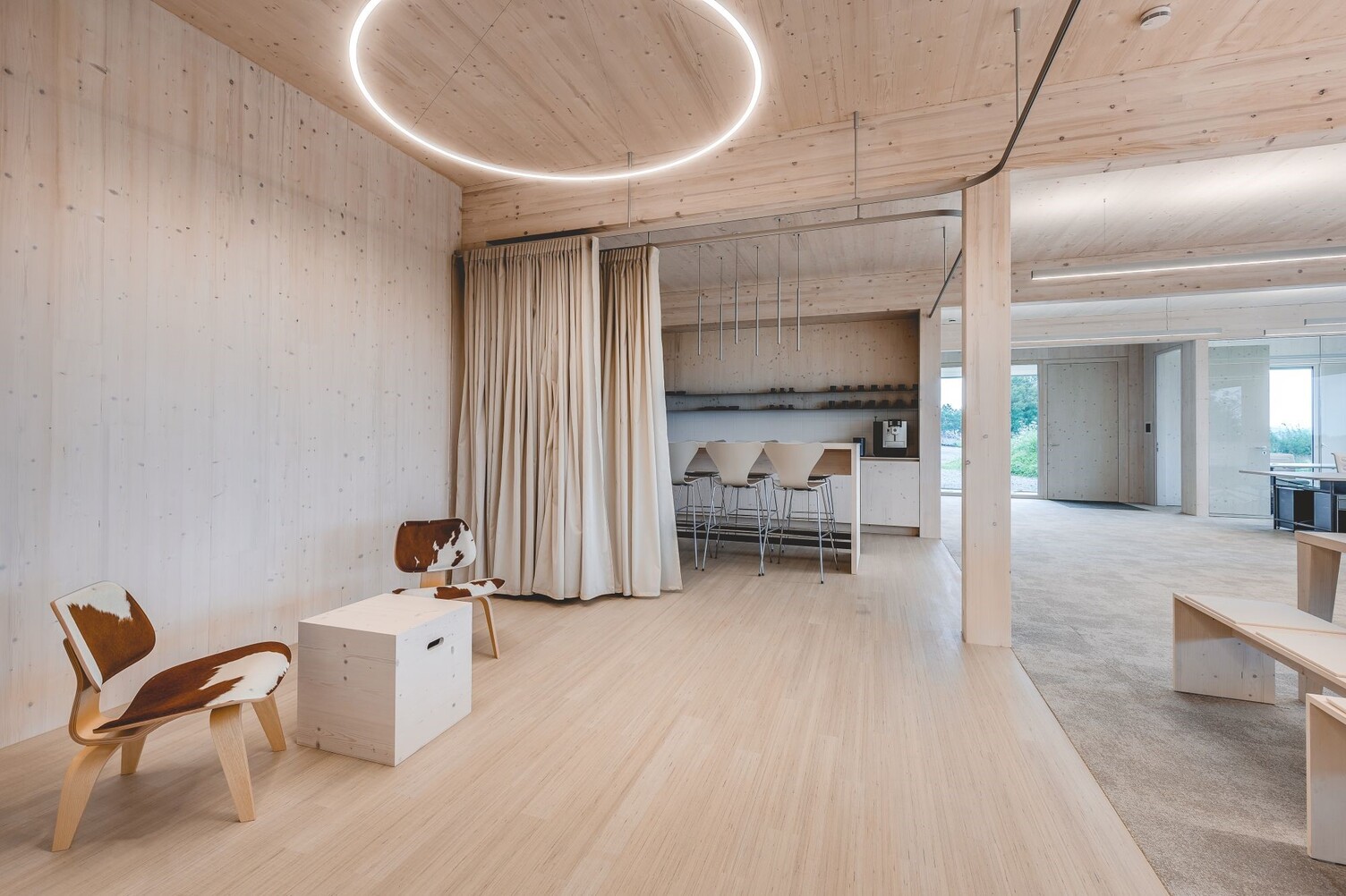 Schumann Administrative Building – Light Meets Creativity | SATTLER